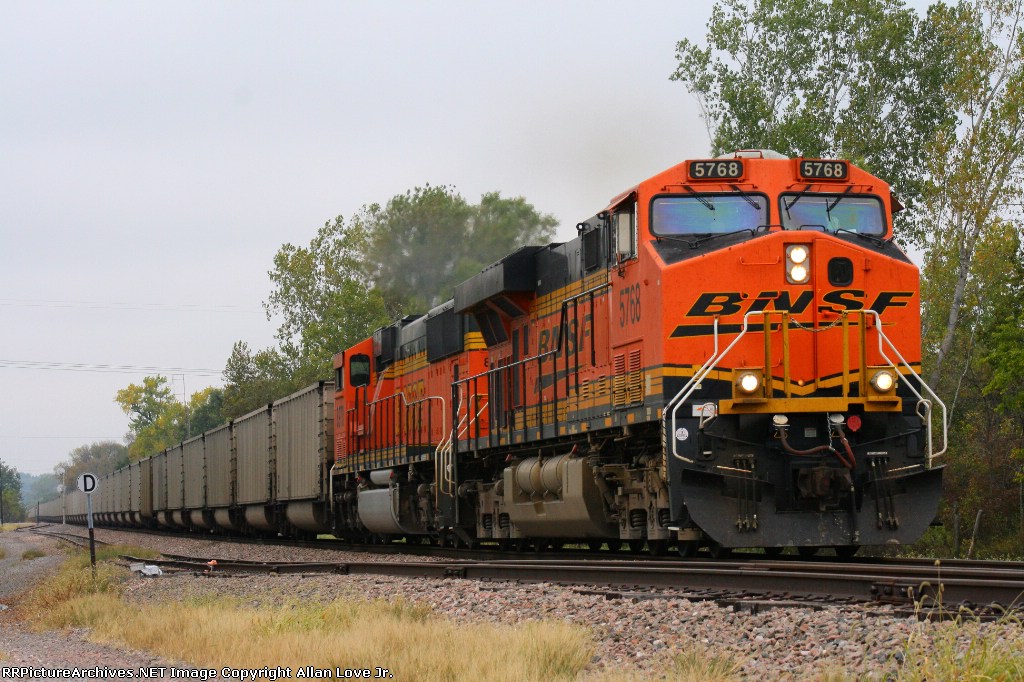 BNSF 5768 east